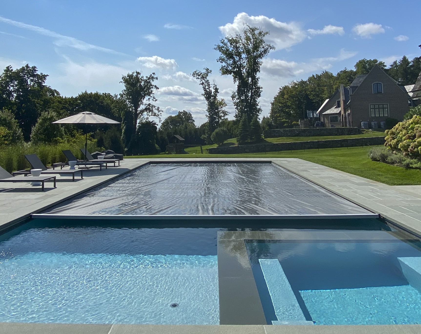 Automatic Pool Covers vs. Manual Covers: Which Is Right for You ...